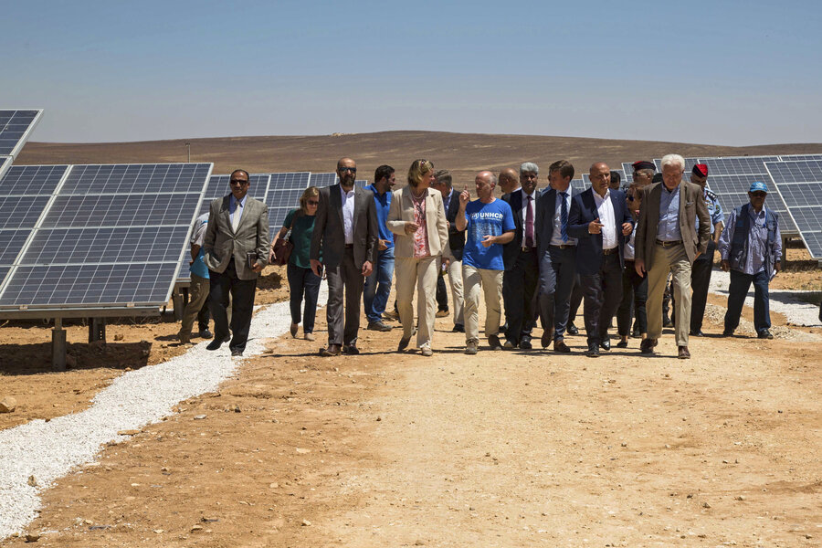 Syrian refugees and Jordanians work together to build green homes ...