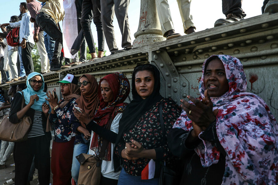 Why Arab protesters stay in the street - CSMonitor.com