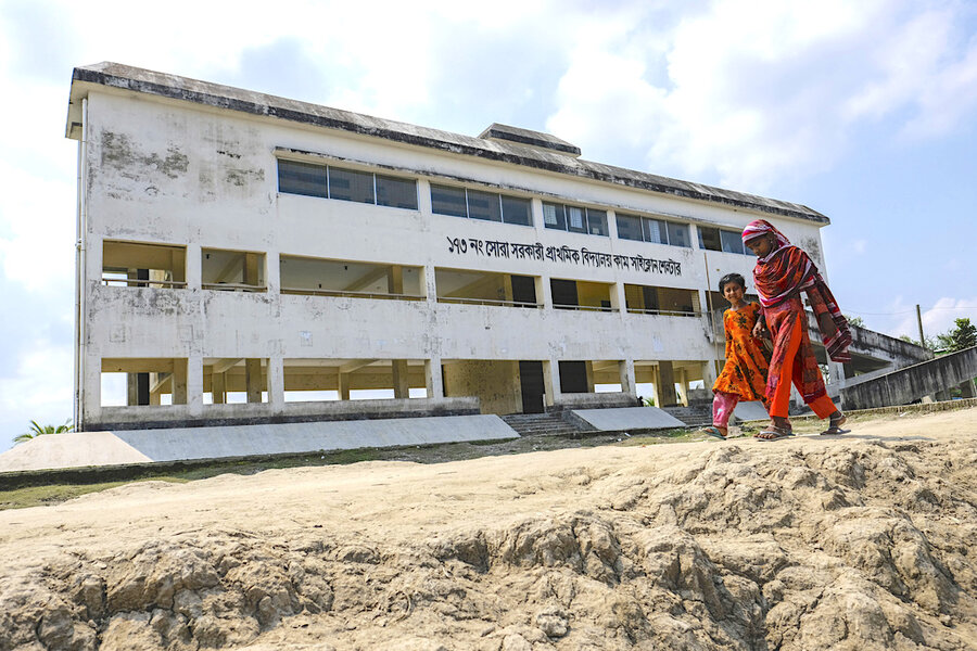 An urgent need for relief aid puts a spotlight on women - CSMonitor.com