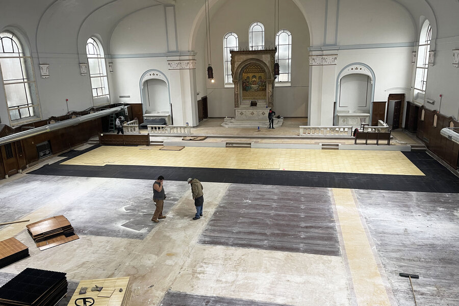 Sk8 Liborius: Closed churches find new 'congregations' - CSMonitor.com