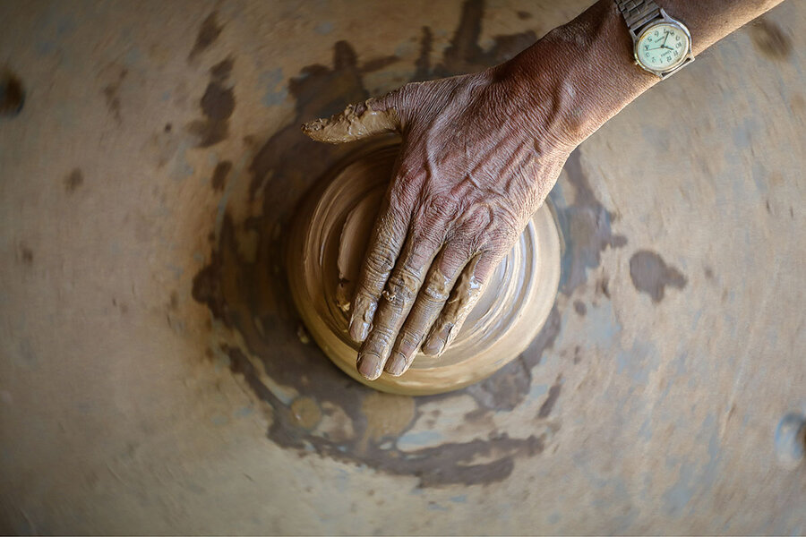 Kashmiri cave potters persist in keeping Neolithic-era tradition alive ...