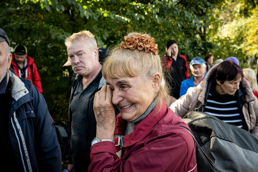 Ukraine: When war came, it was time to go. Stories on Kupiansk bridge ...