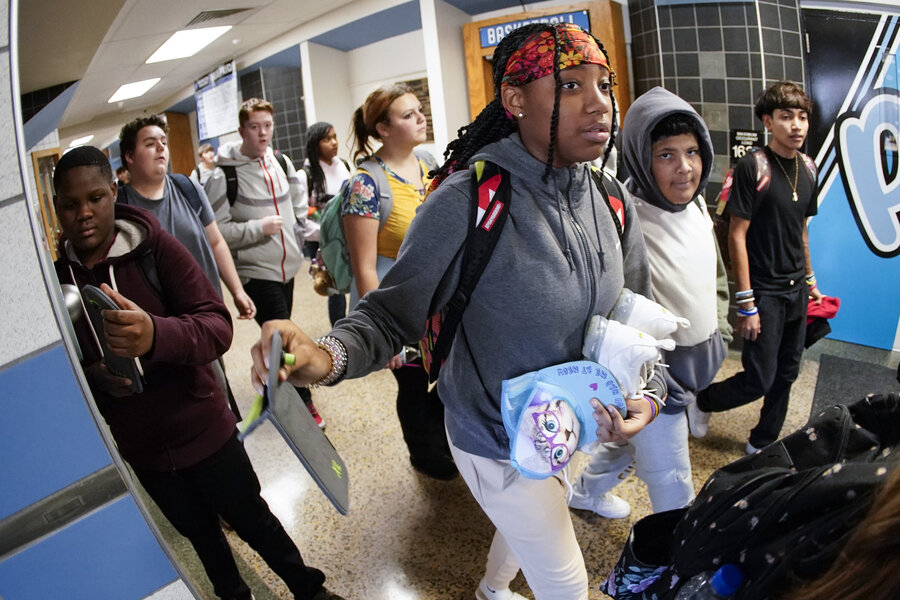 Districts Want To Ban Cellphone Access Some Parents Say No Way districts-want-to-ban-cellphone-access-some-parents-say-no-way