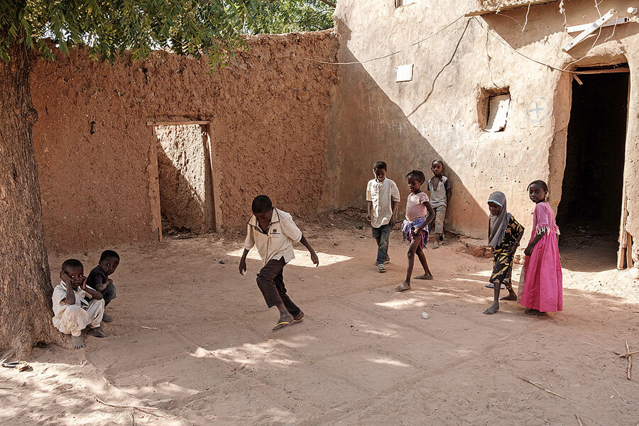 Refugees offered warm welcome in Niger despite hosts' poverty ...