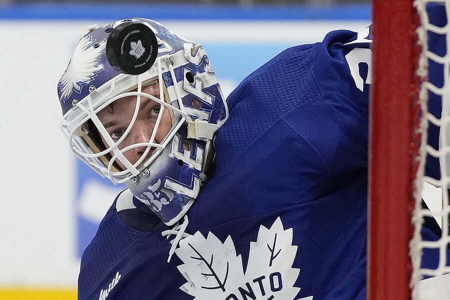 Toronto Maple Leaf fans celebrate end of 19 years of hockey heartbreak