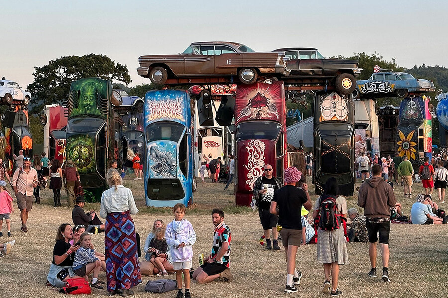 At ‘Glasto’ festival: Kid packs, wilderness wipes, and Elton John ...