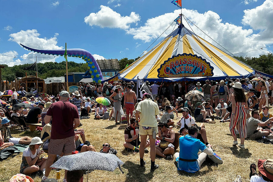 At ‘Glasto’ festival: Kid packs, wilderness wipes, and Elton John ...