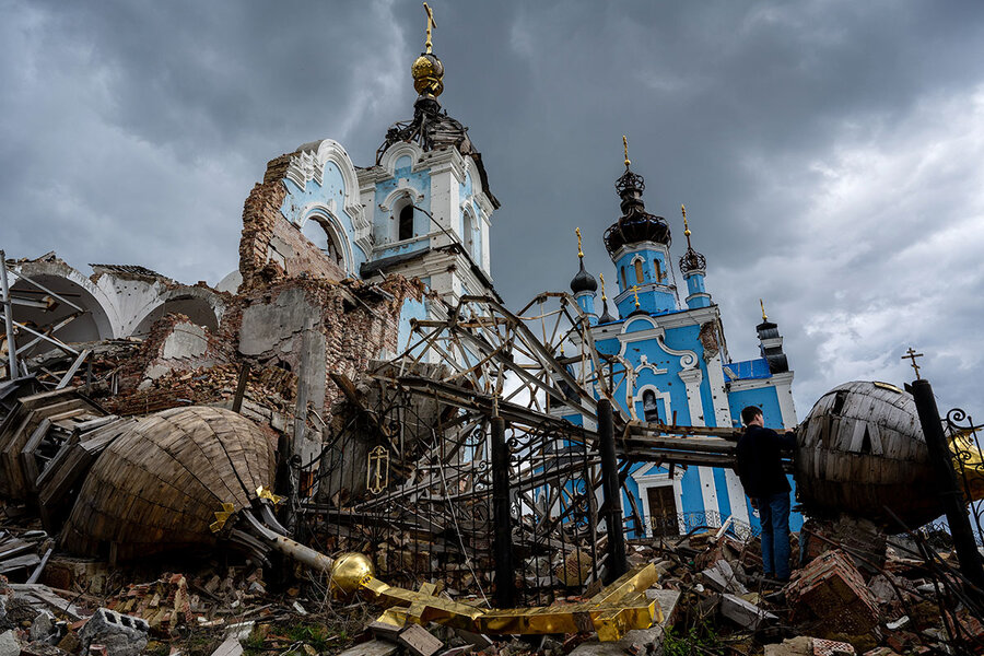 Finding the humanity in a war zone - CSMonitor.com