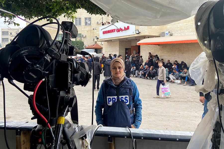 How Gaza journalists, residents cope with phone and internet outages ...