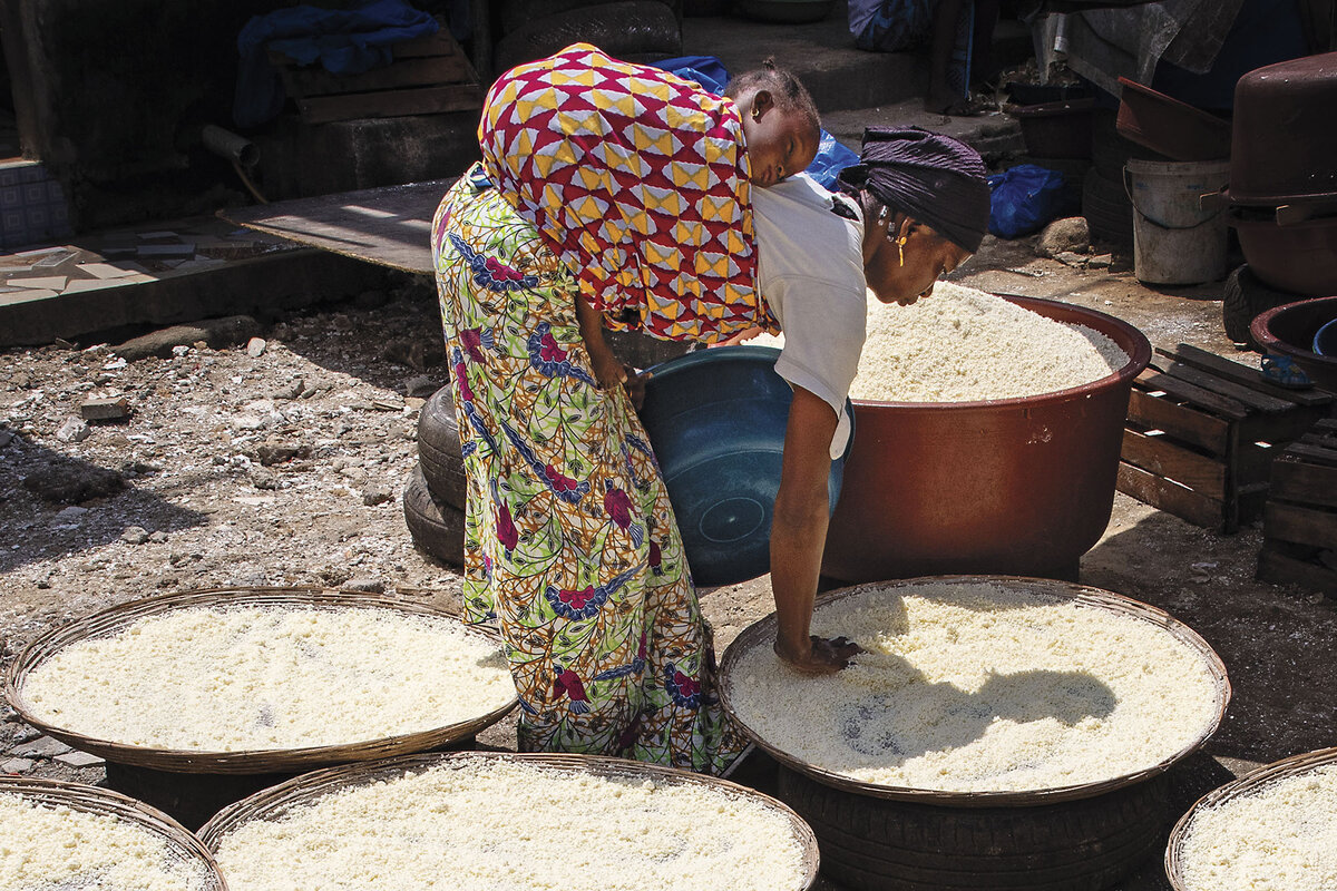 The hands behind cassava, Côte d’Ivoire’s culinary heritage - CSMonitor.com