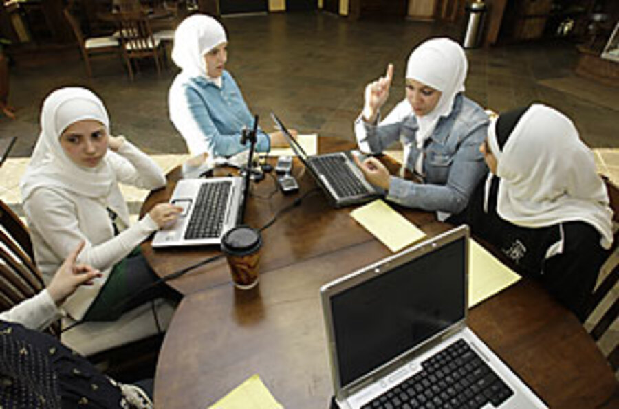 Muslim activists reach out - CSMonitor.com