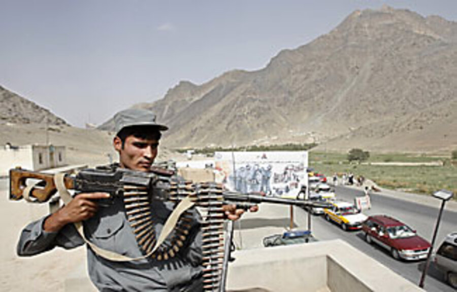 Taliban wages war on aid groups - CSMonitor.com