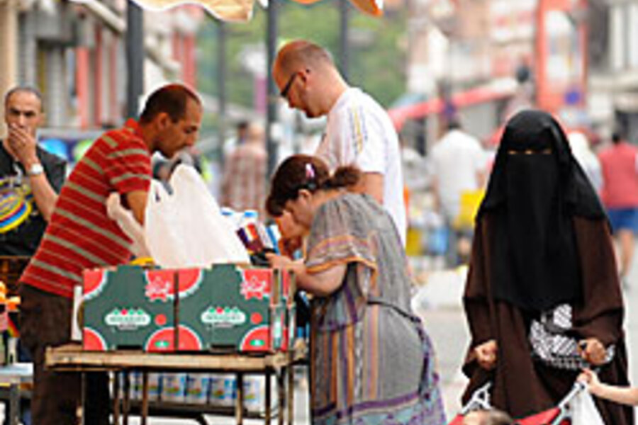 Secular France gives religion a seat at the political table - CSMonitor.com