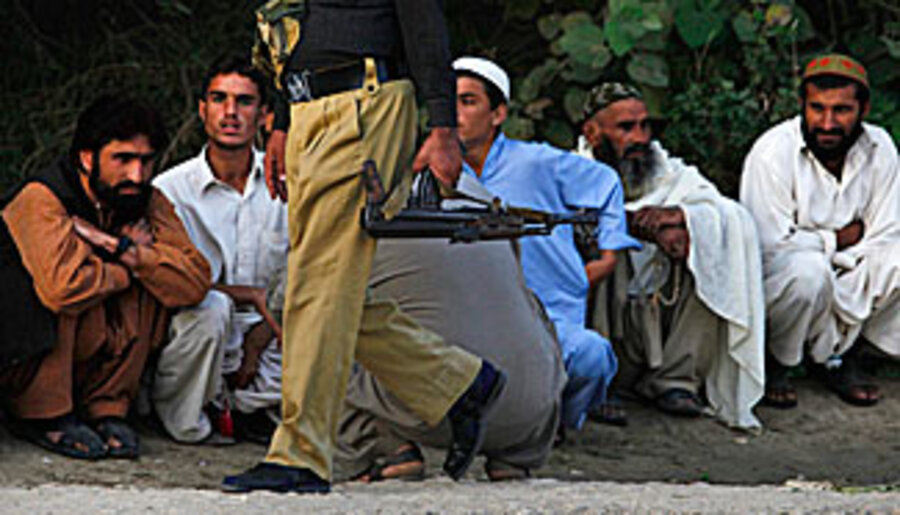 Pakistan offensive against Taliban creates angry refugees - CSMonitor.com