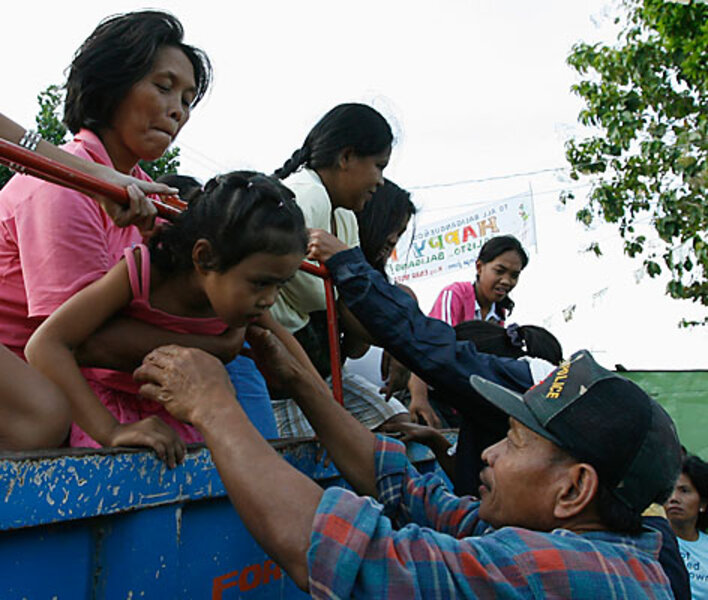 Thousands evacuated as Philippines powerful Mayon Volcano threatens ... Thousands evacuated as Philippines powerful Mayon Volcano threatens ...