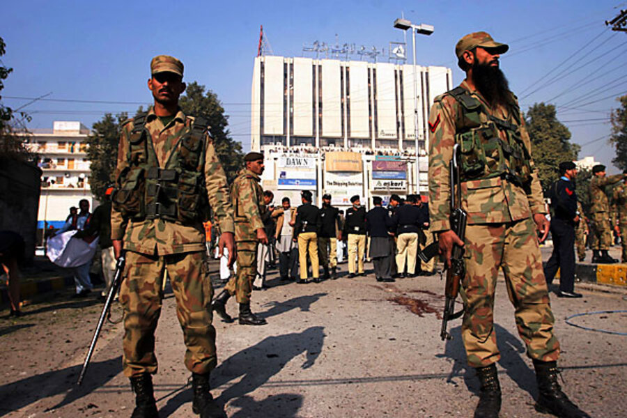 Suicide bomber strikes northwest Pakistan, but police praised ...