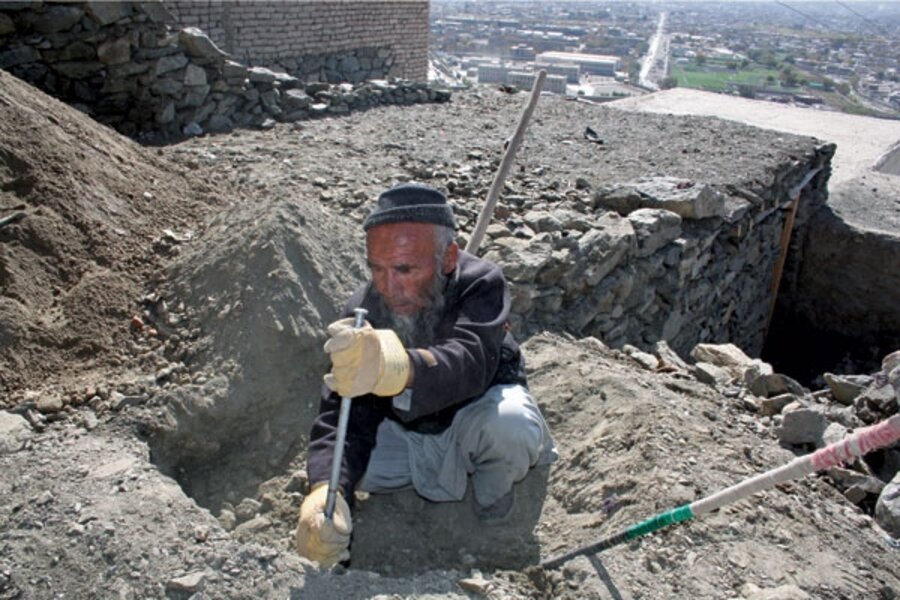 Afghanistan: Rapidly urbanizing Kabul pushes poor to mountain slums ...
