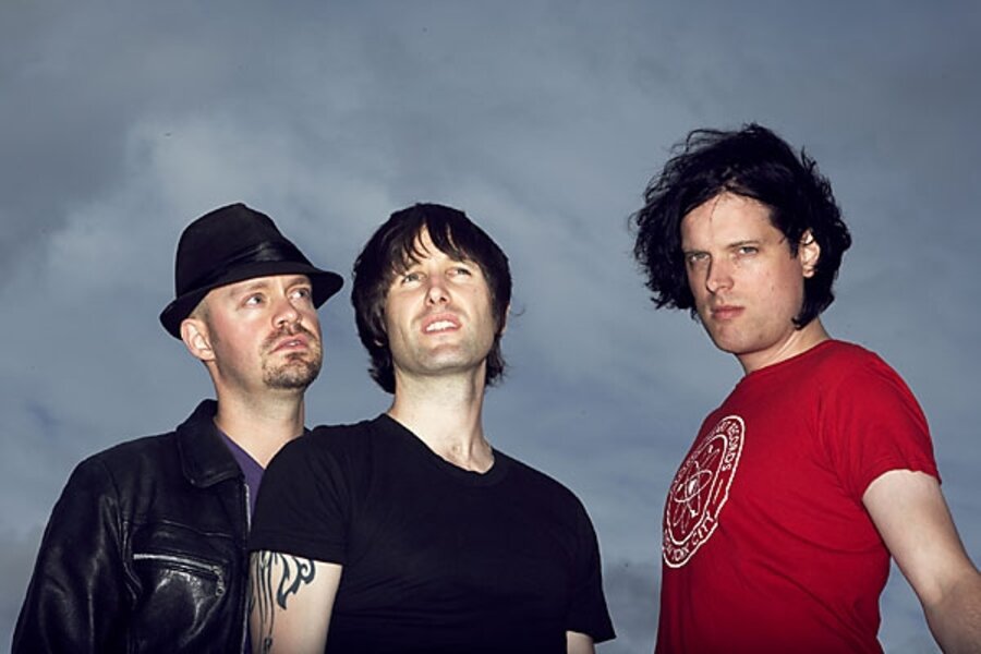 Northern Ireland: Ash tour hits the ABCs of rock 'n' roll - CSMonitor.com