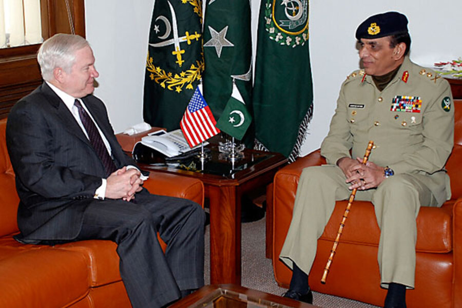 How Gates, Mullen are building US military's ties with Pakistan ...