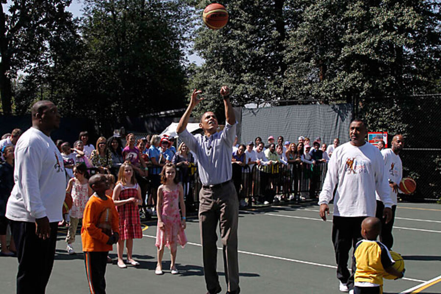 Obama's sporty day: He shoots. He pitches. He awaits NCAA finals ...