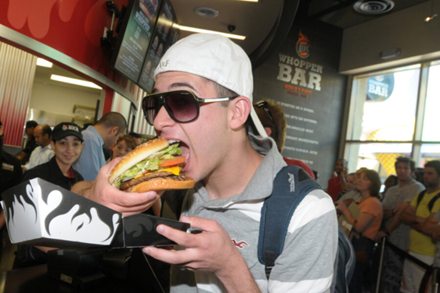 Footlong cheeseburger: Why couldn't they make it bigger? - CSMonitor.com