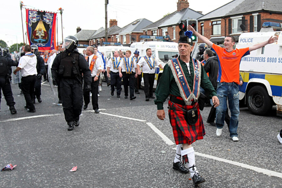 Northern Ireland riots raise worries about 'bad old days' - CSMonitor.com