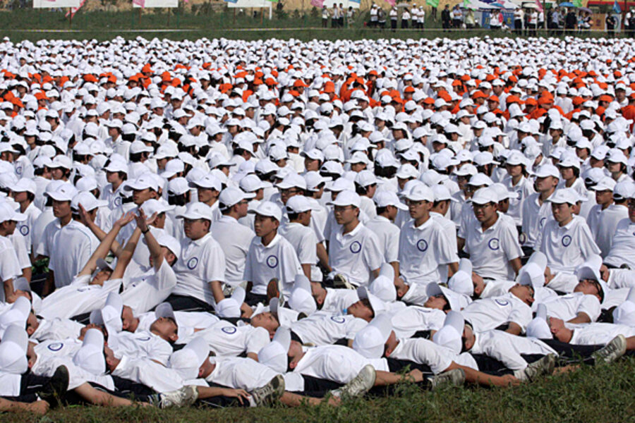 Most human dominoes? They're in China (video) - CSMonitor.com