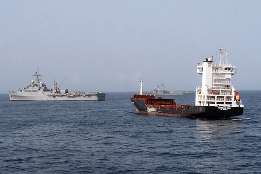 US Marines raid captive ship off Somalia, seize pirates - CSMonitor.com