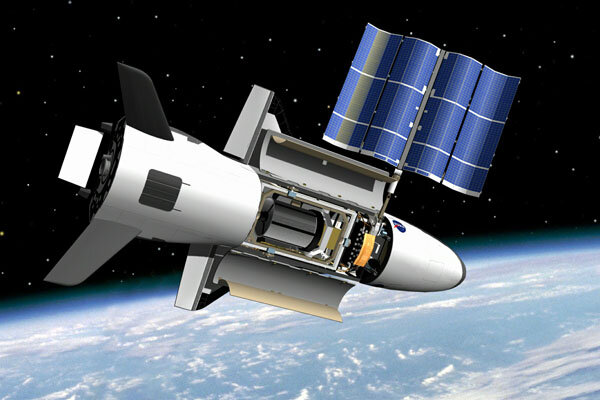 X-37B unmanned space plane returns to Earth - CSMonitor.com