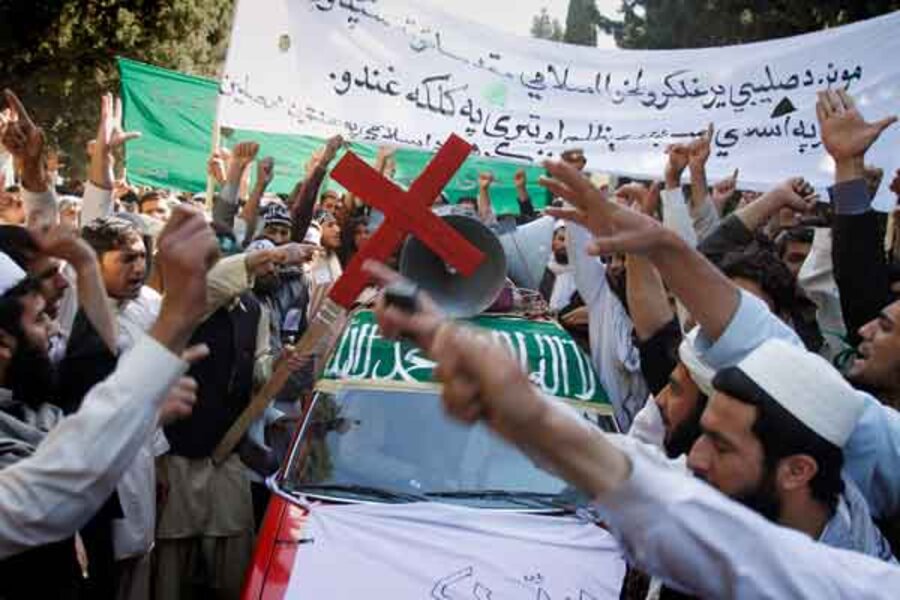 A war of extremes over Quran burning - CSMonitor.com