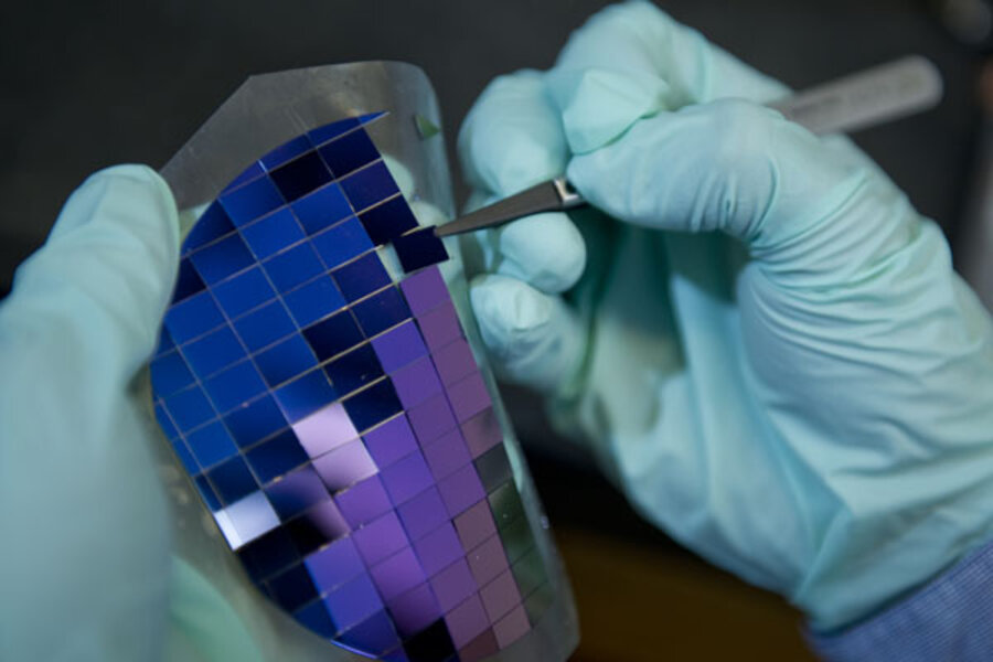 Small is big: a cellphone chip that allows monthly battery charge ...