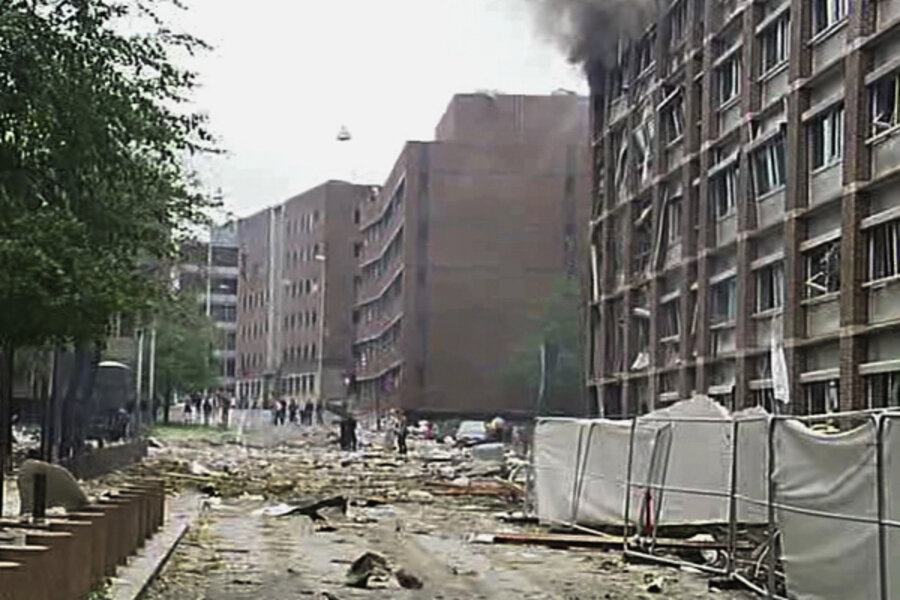 Explosion damages Norwegian government building in Oslo - CSMonitor.com