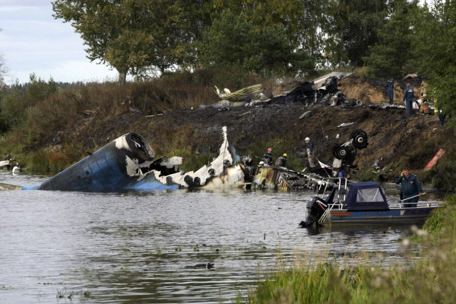 Russian jet crash kills hockey team in stinging national tragedy ...