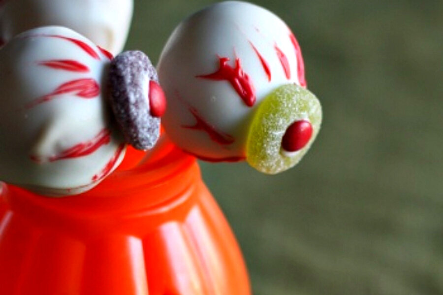 Spooky eyeball cake pops - CSMonitor.com