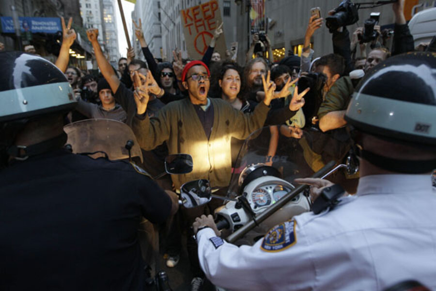 Anti-Wall Street protest: Big clash averted for now (video) - CSMonitor.com