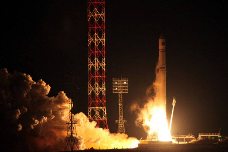 Russian Mars probe's fiery reunion with Earth could help re-entry ...