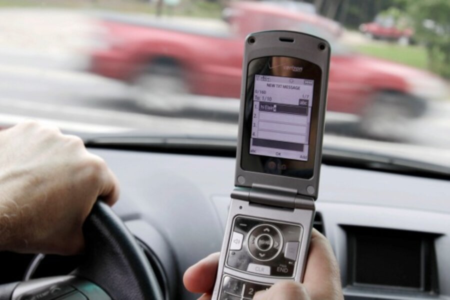 NTSB wants to ban cellphones in cars? Jam them. - CSMonitor.com