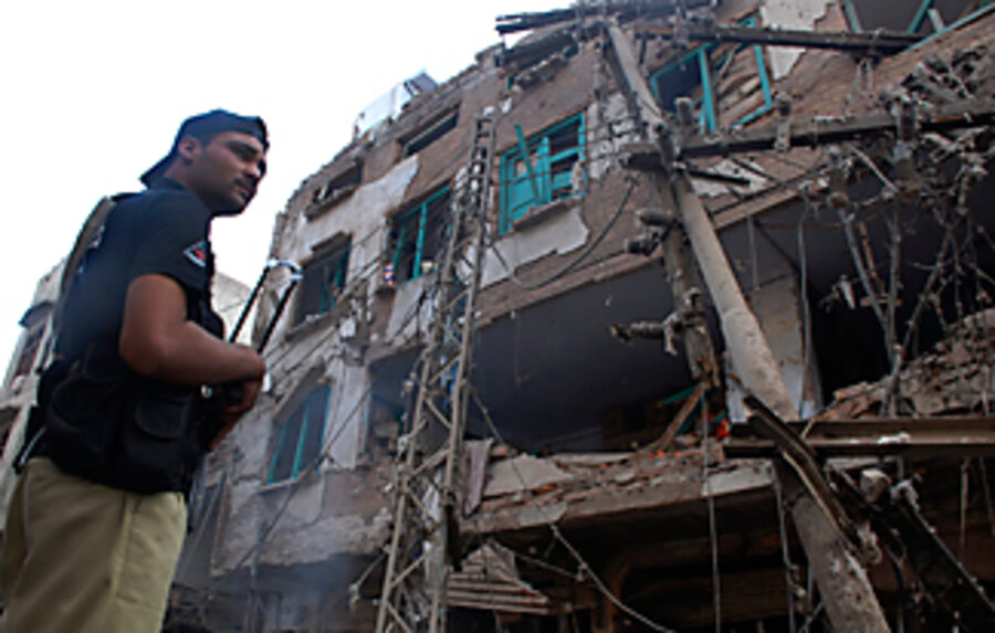 Car bombing comes as Pakistan Army offensive makes progress - CSMonitor.com